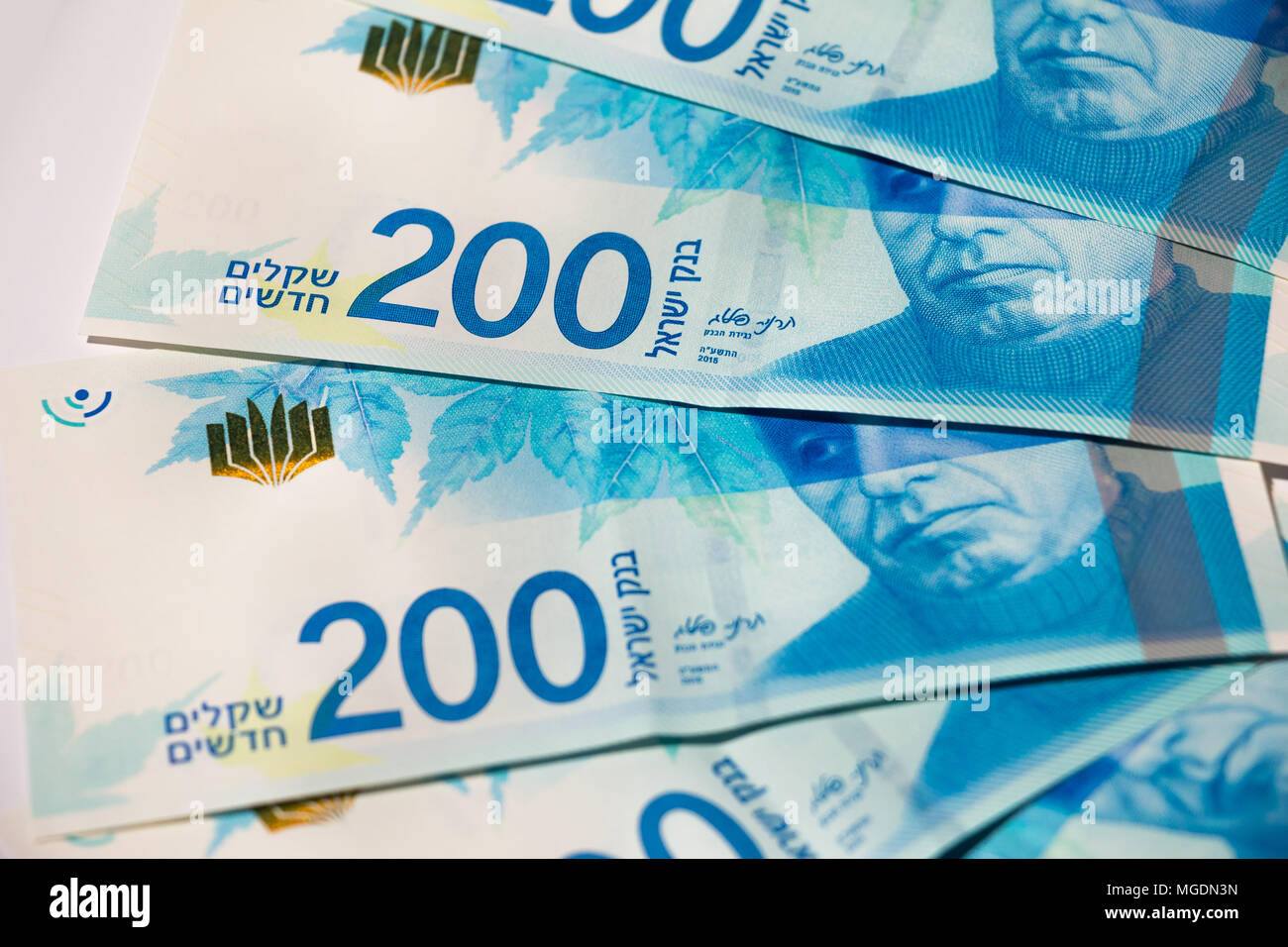 Stack of Israeli money bills of 200 shekel - top view Stock Photo - Alamy