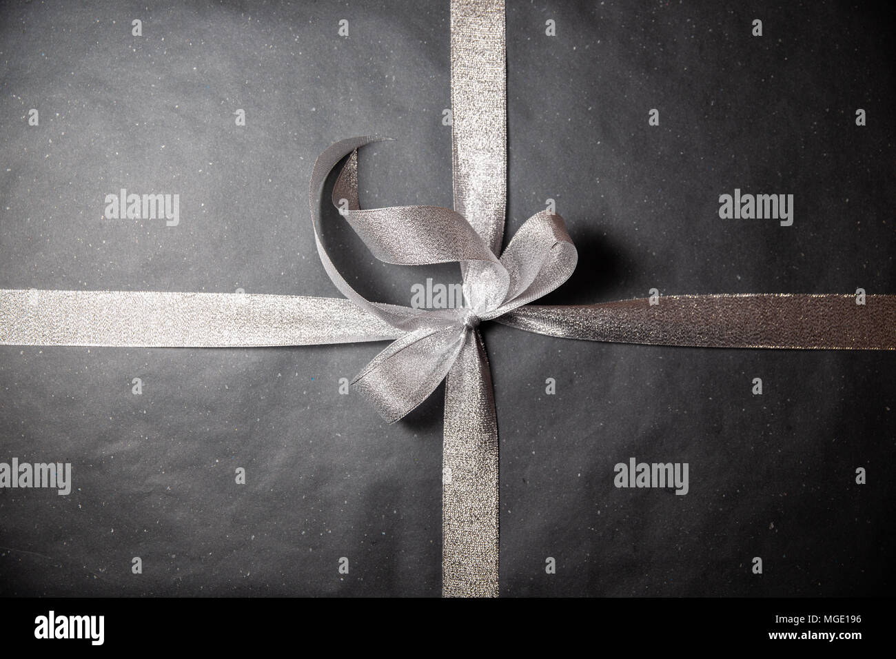 Silver gift box ribbon hi-res stock photography and images - Alamy