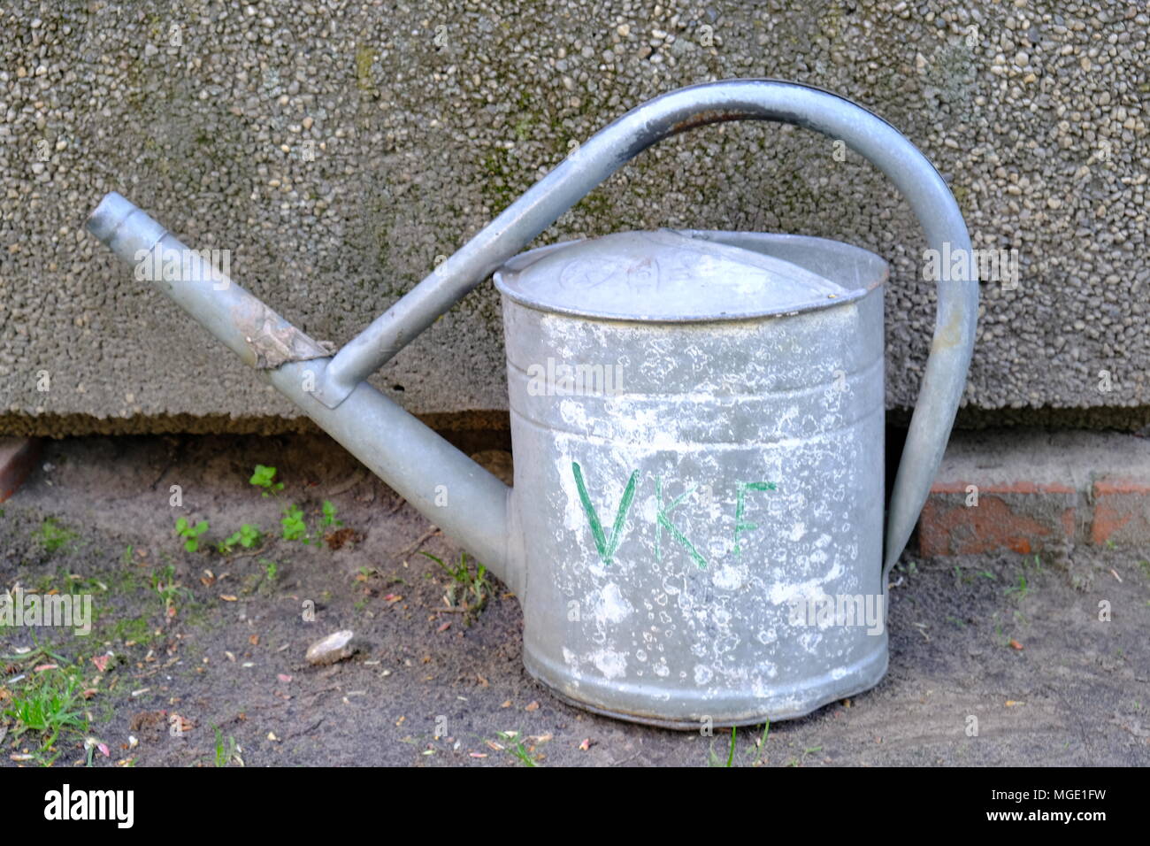 Graveyard weed hi-res stock photography and images - Alamy