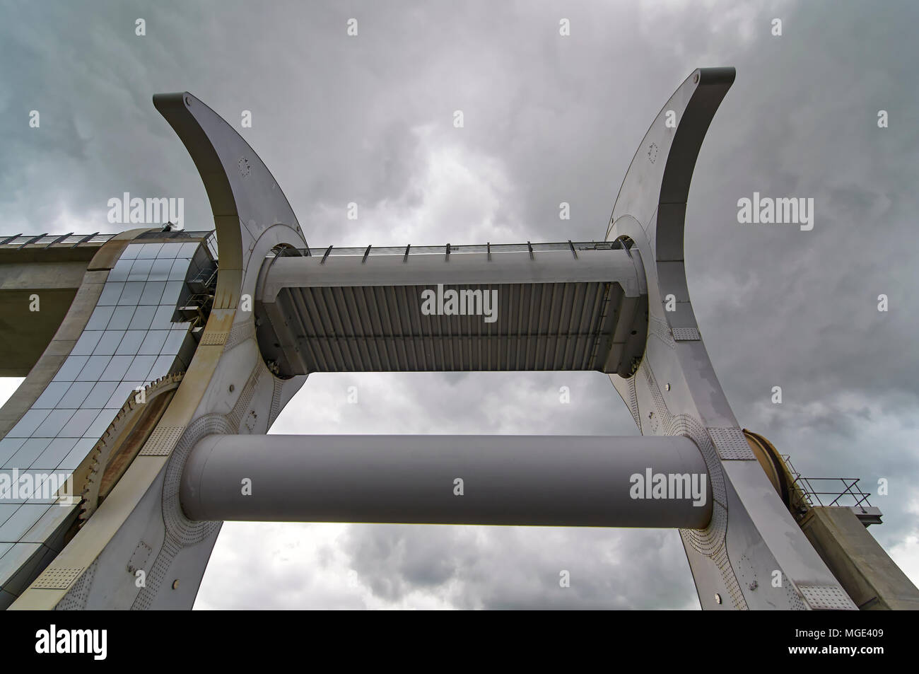 Archimedes principle hi-res stock photography and images - Alamy