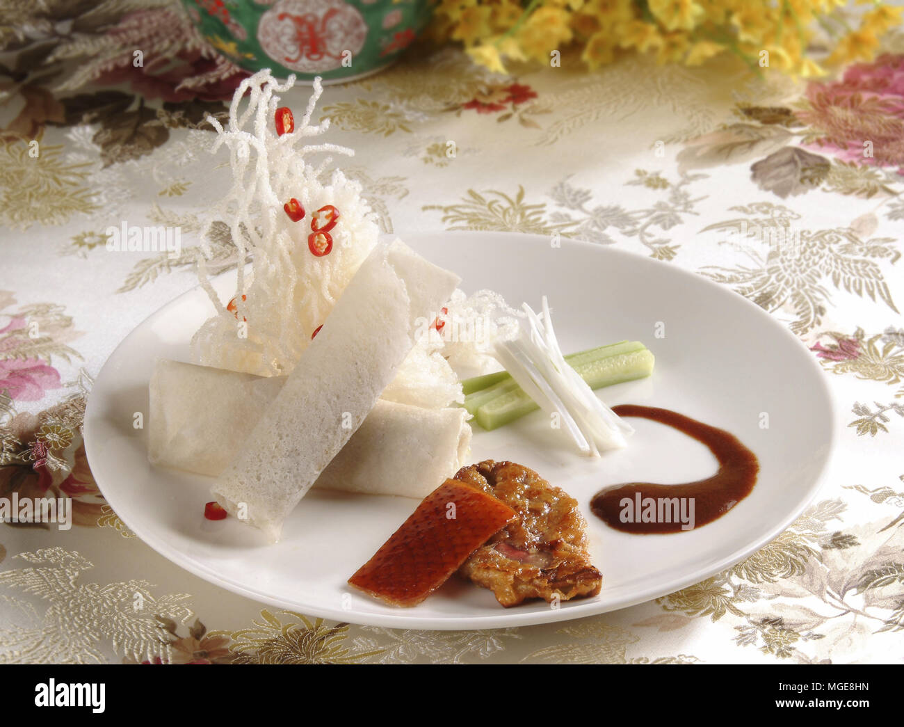 peking duck wrap Stock Photo - Alamy