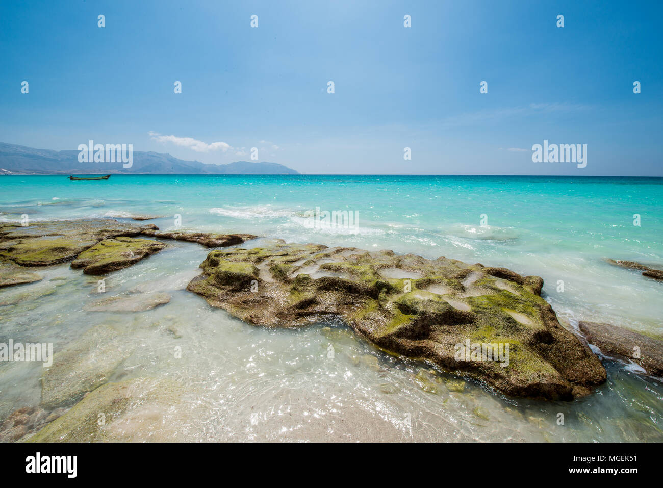 Beautiful wide view of the coast of the ocean Stock Photo - Alamy