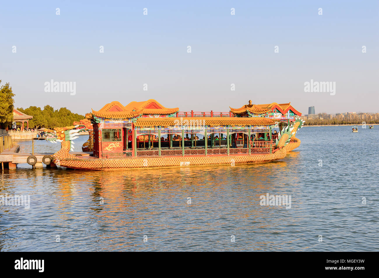 Chinese Traditional Boats Stock Photos & Chinese Traditional Boats ...