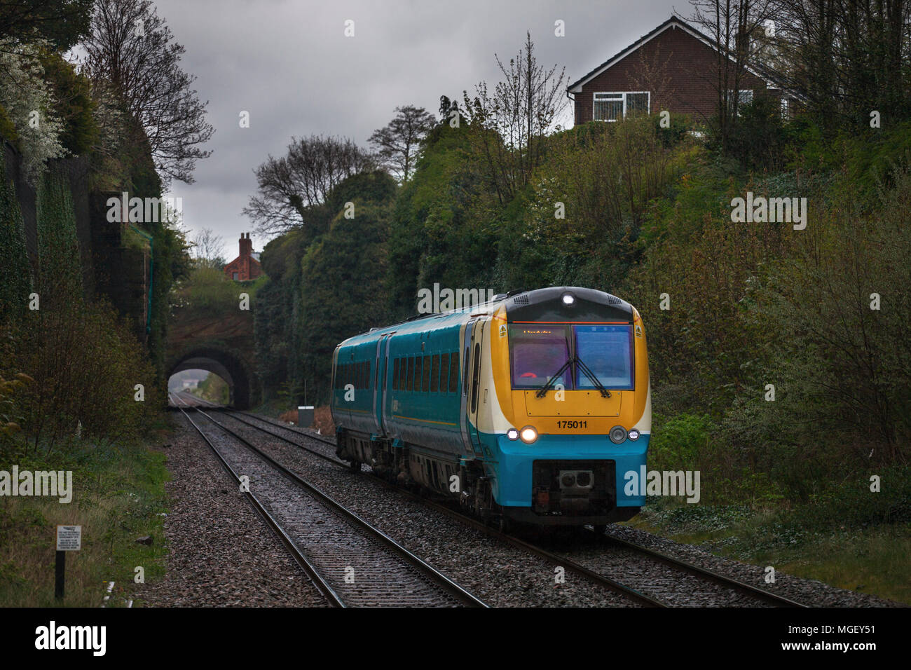A Arriva trains Wales class 175 diesel train arriving at Frodsham ...