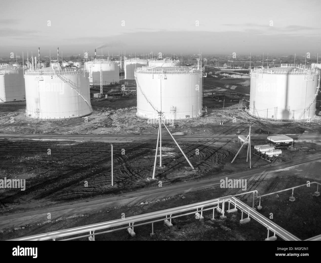 Hydrogen fuel storage tanks hi-res stock photography and images - Alamy