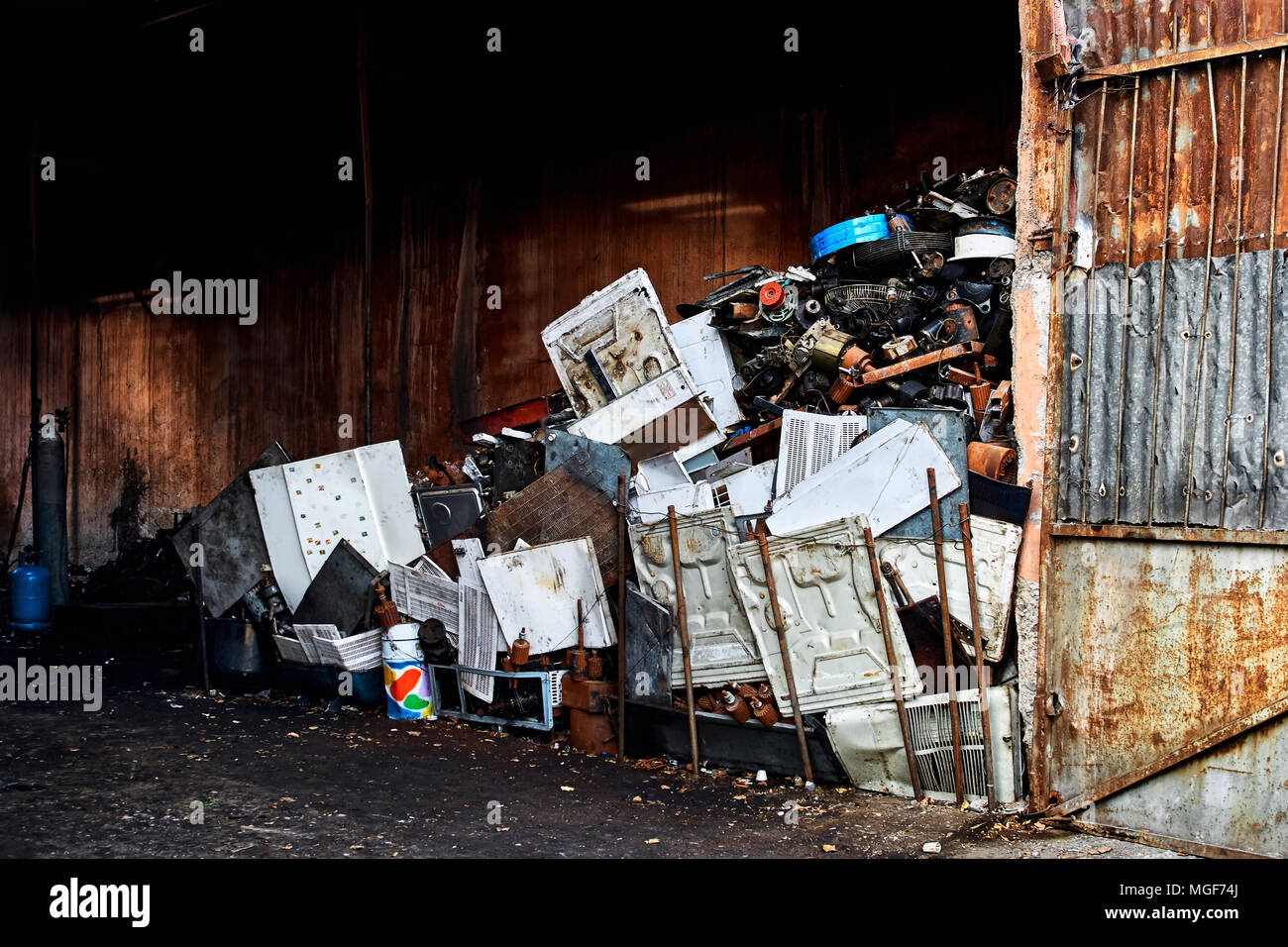Pile of junks in a junkyard Stock Photo - Alamy