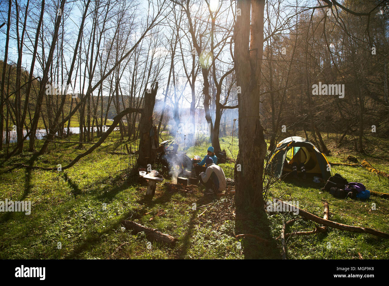 group of tourists in the camp Stock Photo - Alamy