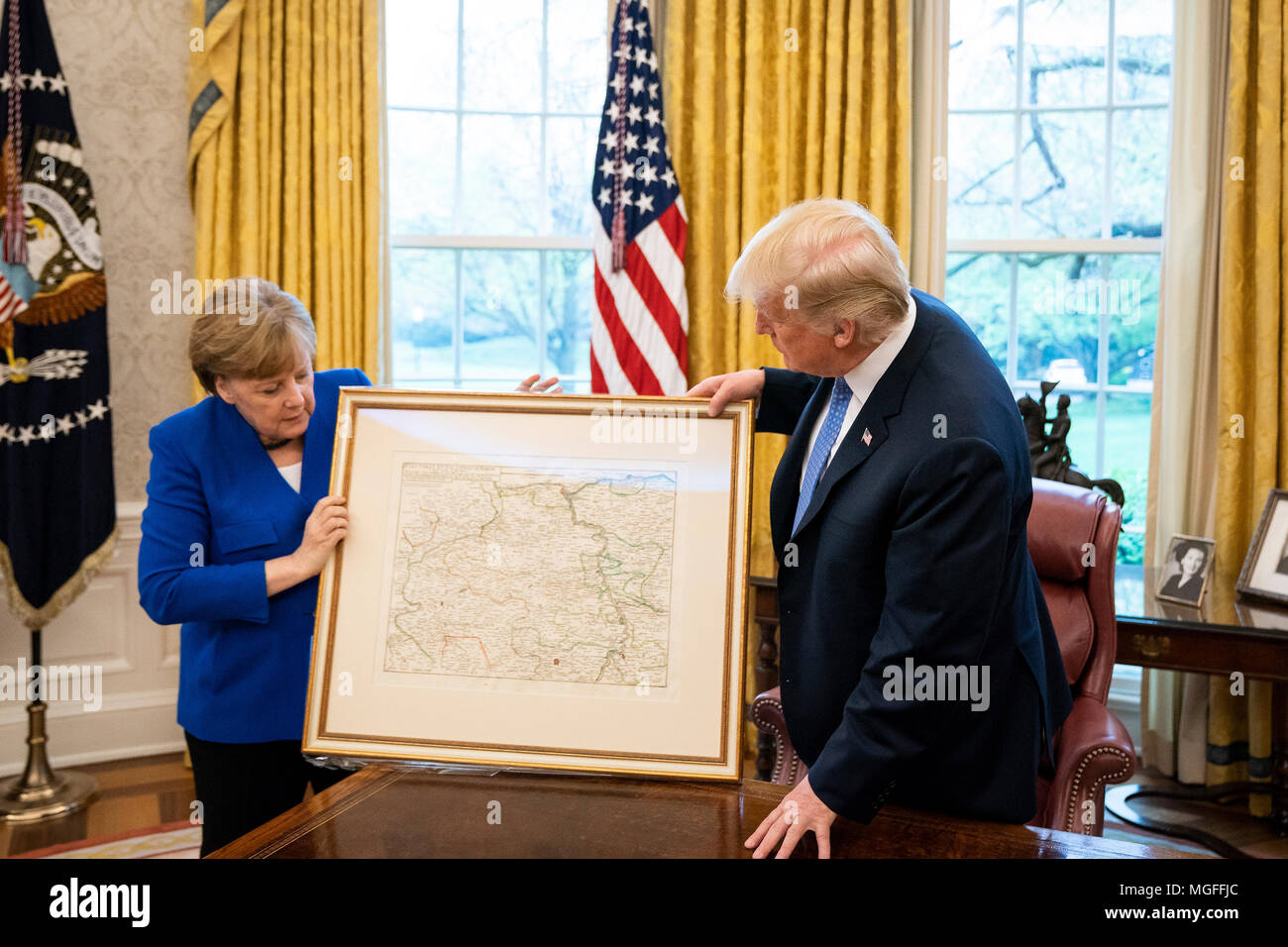 27 April 2018, US, Washington: German Chancellor Angela Merkel (CDU ...