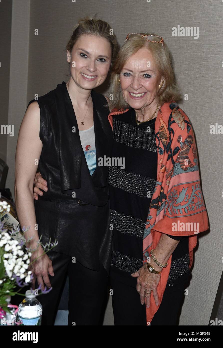 Valerie leon hi-res stock photography and images - Alamy