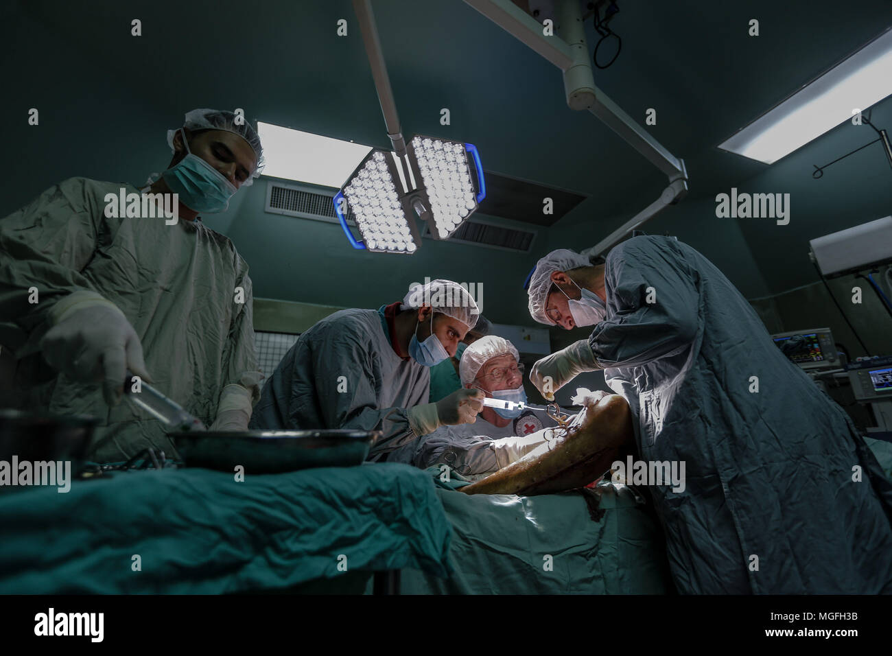 Gaza war surgeon hi-res stock photography and images - Alamy
