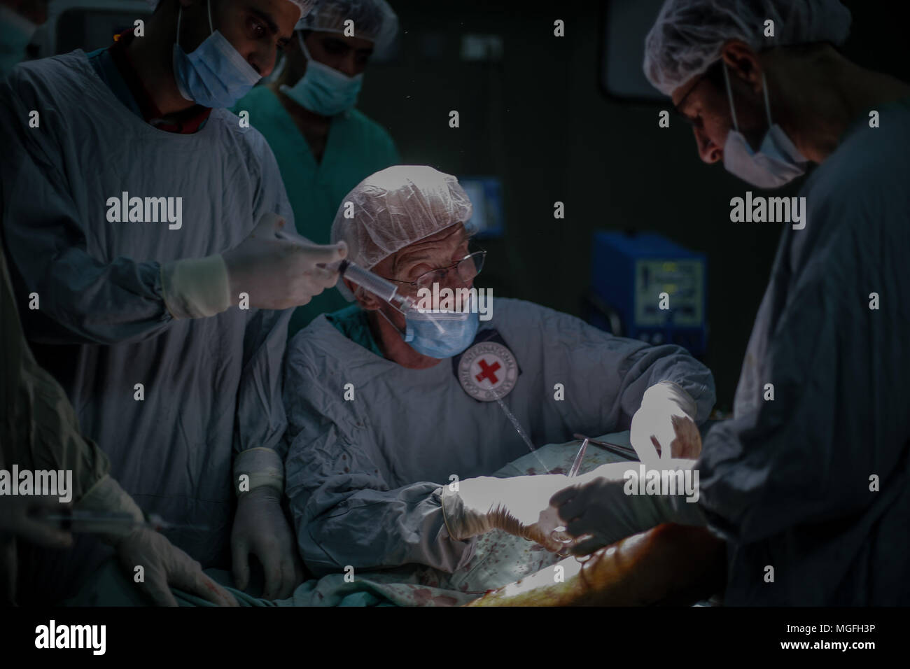 Gaza war surgeon hi-res stock photography and images - Alamy