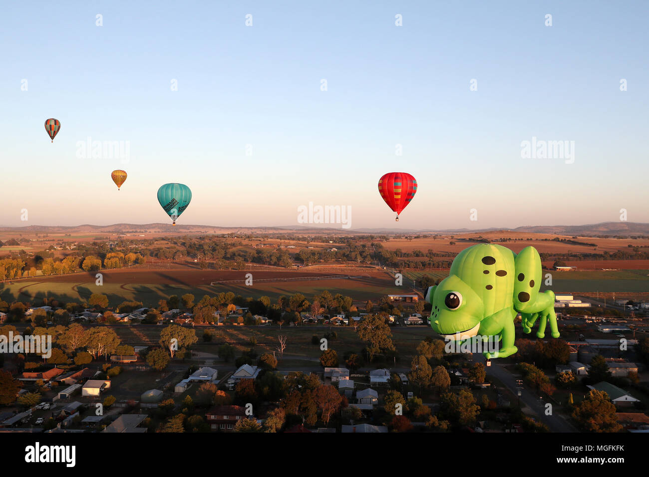 Canowindra international balloon challenge hi-res stock photography and ...