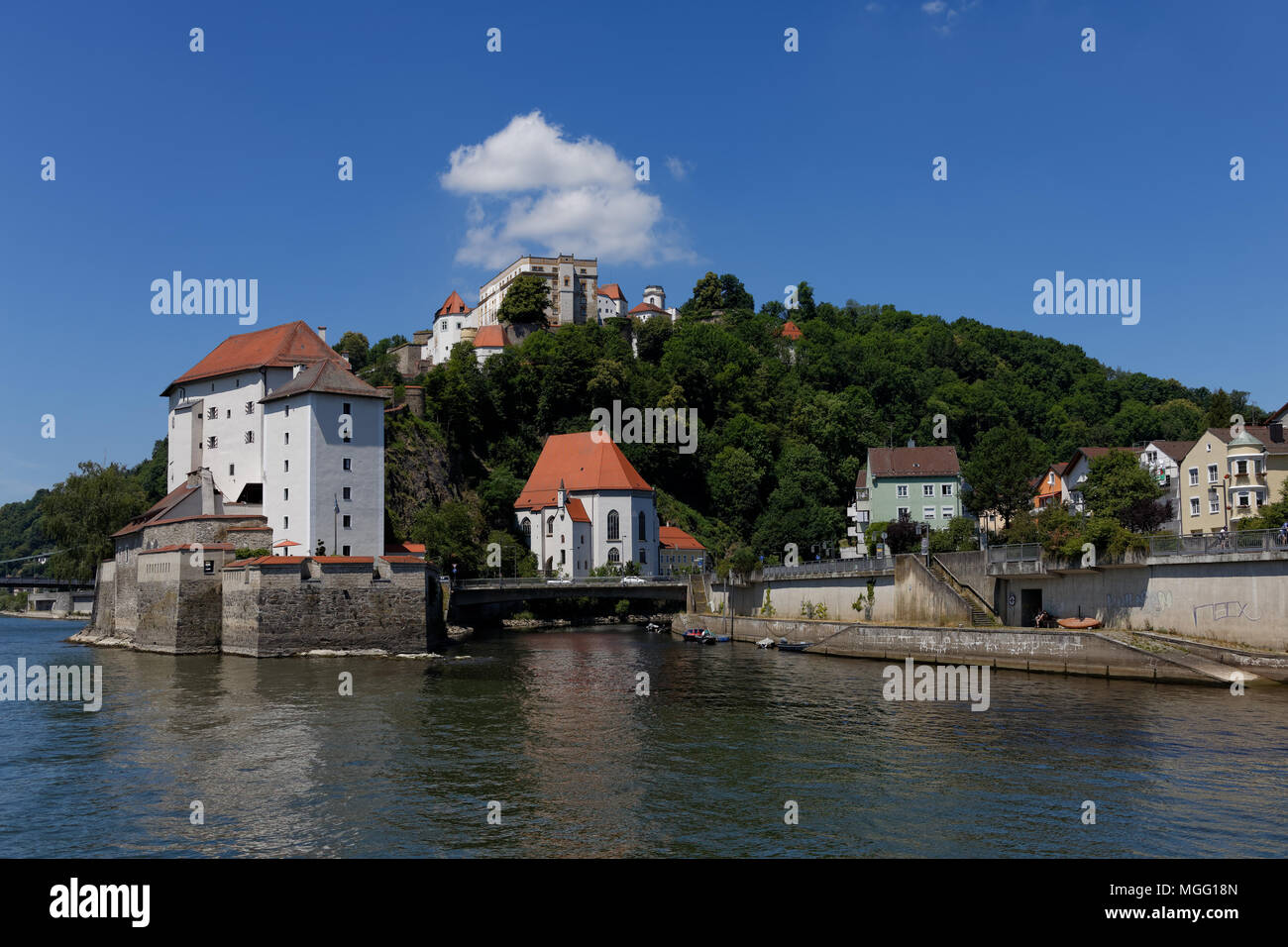 City rivers and tourism hi-res stock photography and images - Alamy