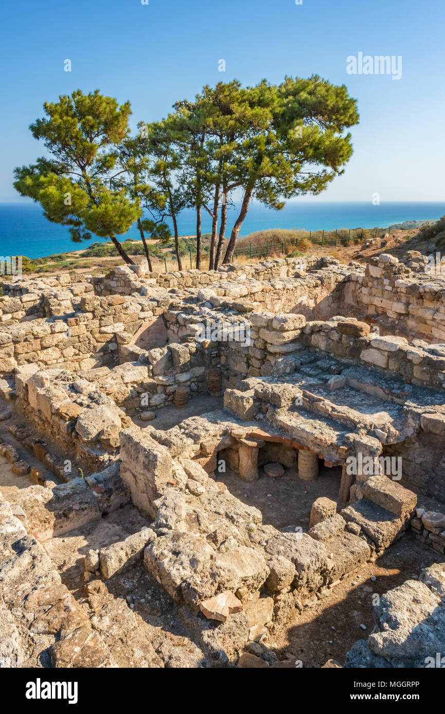Archaeological site ancient kamiros hi-res stock photography and images ...