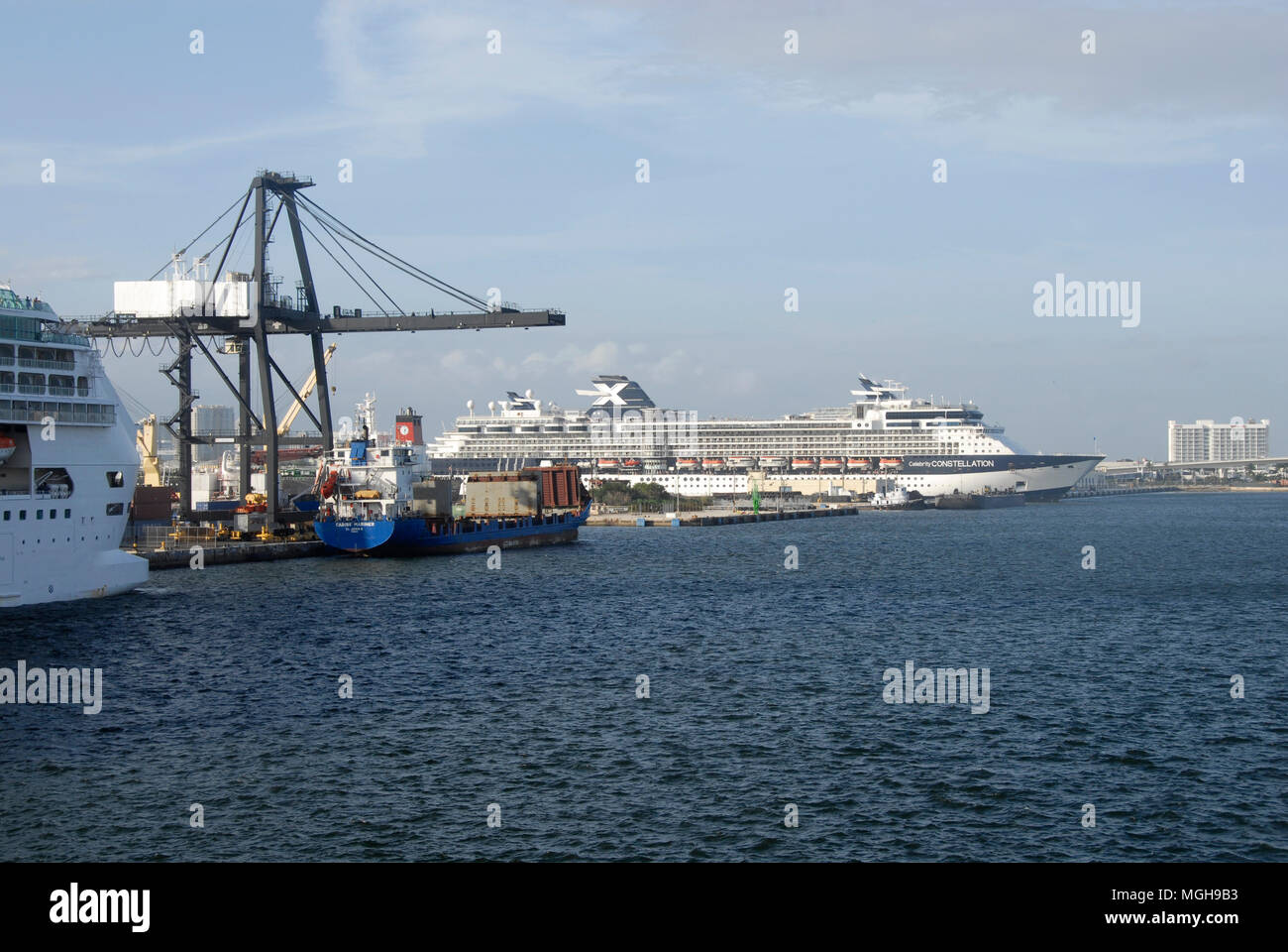 Dockside scene hi-res stock photography and images - Alamy