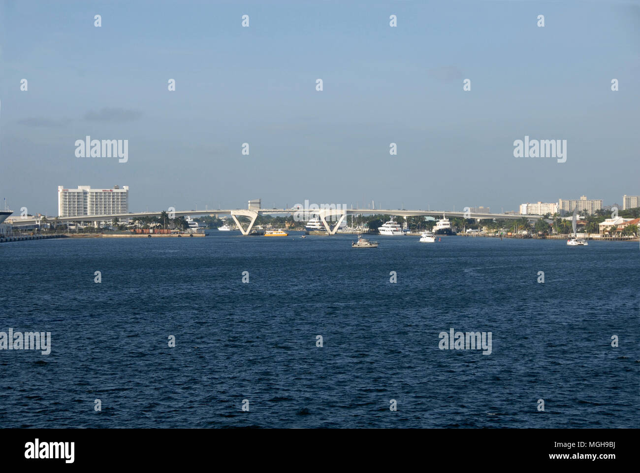 Long bridge over water, Fort Lauderdale, Florida, USA Stock Photo - Alamy
