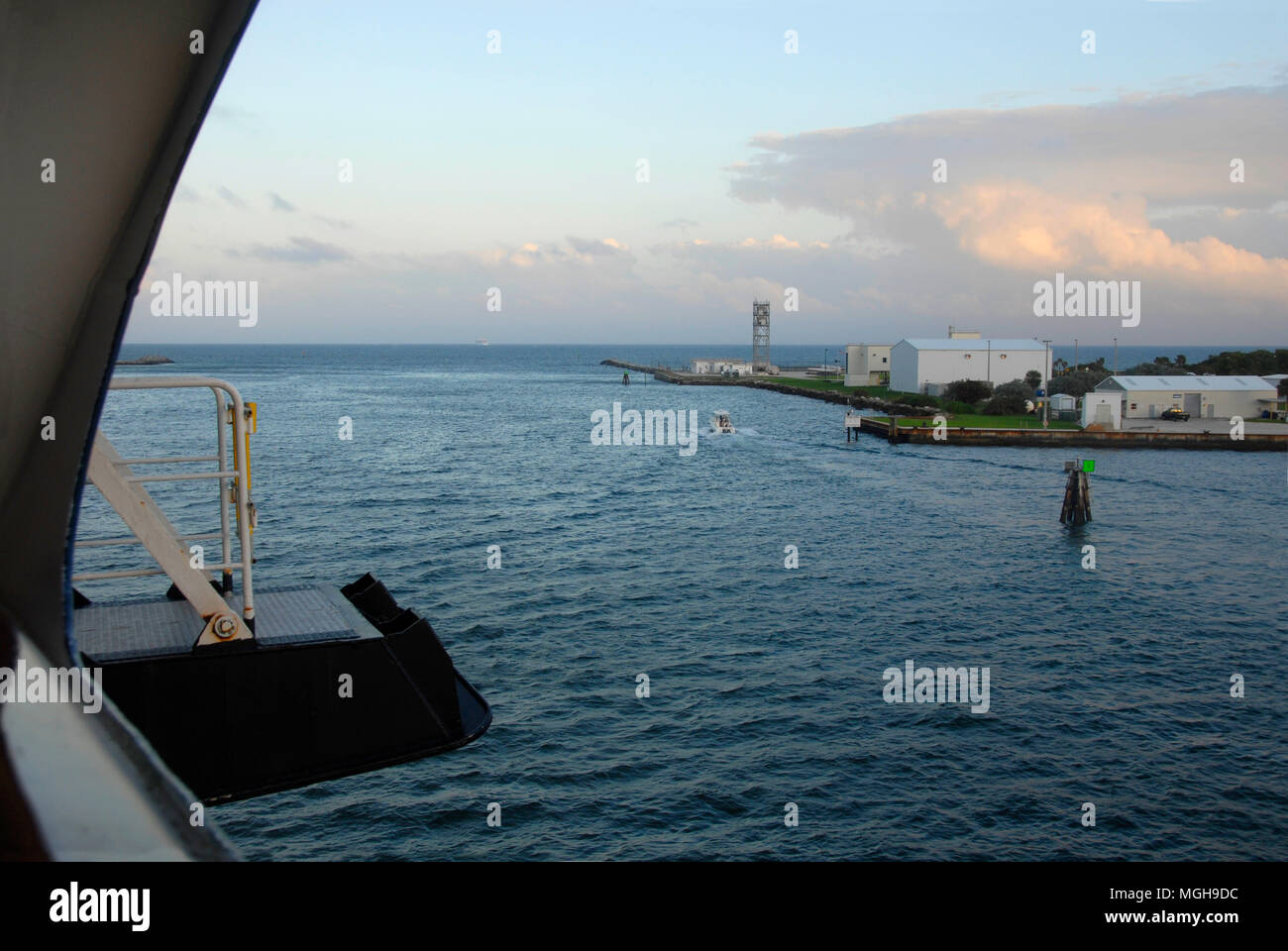 On board cruise ship hi-res stock photography and images - Alamy