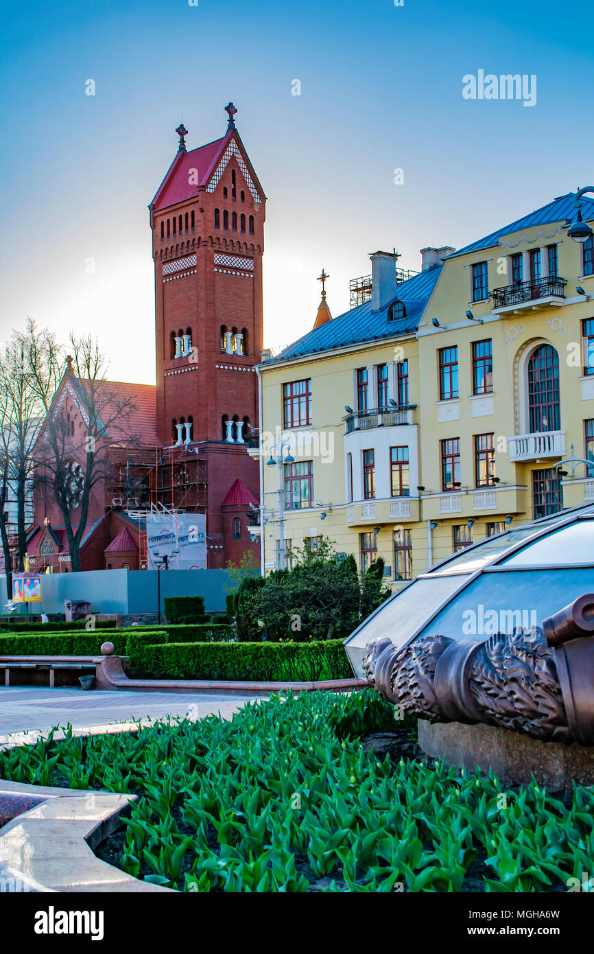 Red brick building street view hi-res stock photography and images - Alamy