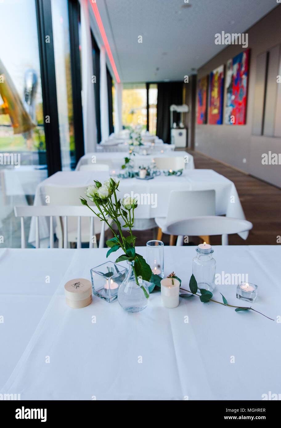Outdoor wedding dinner reception hi-res stock photography and images ...