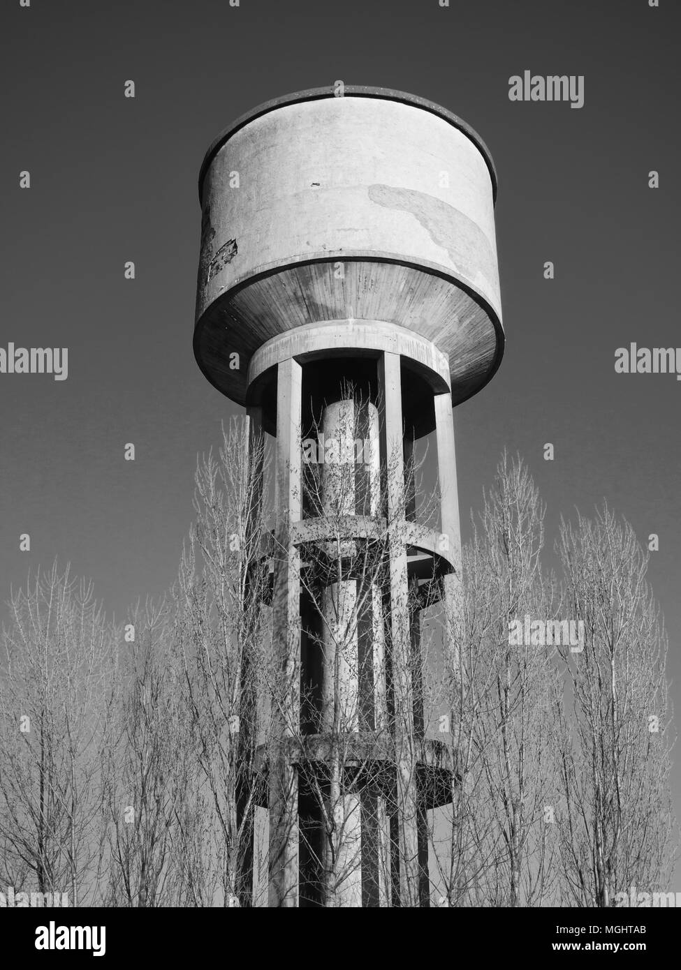 Concrete tower with water cistern of an old aqueduct Stock Photo - Alamy