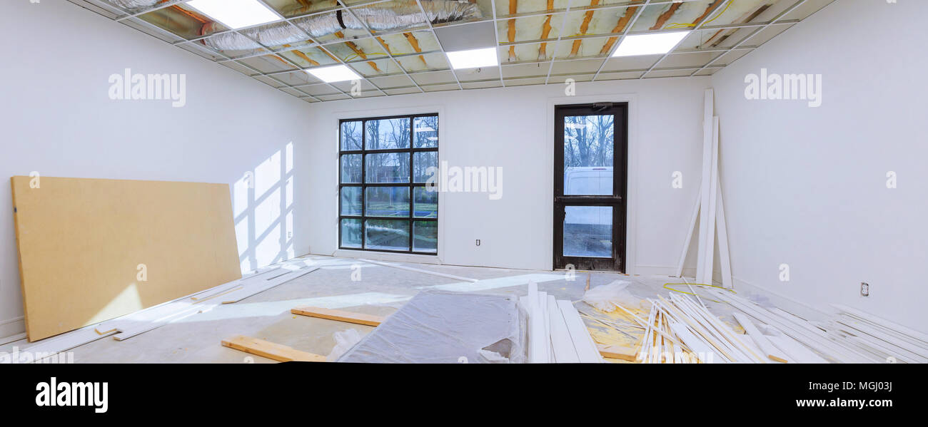 Suspended ceiling room hi-res stock photography and images - Alamy