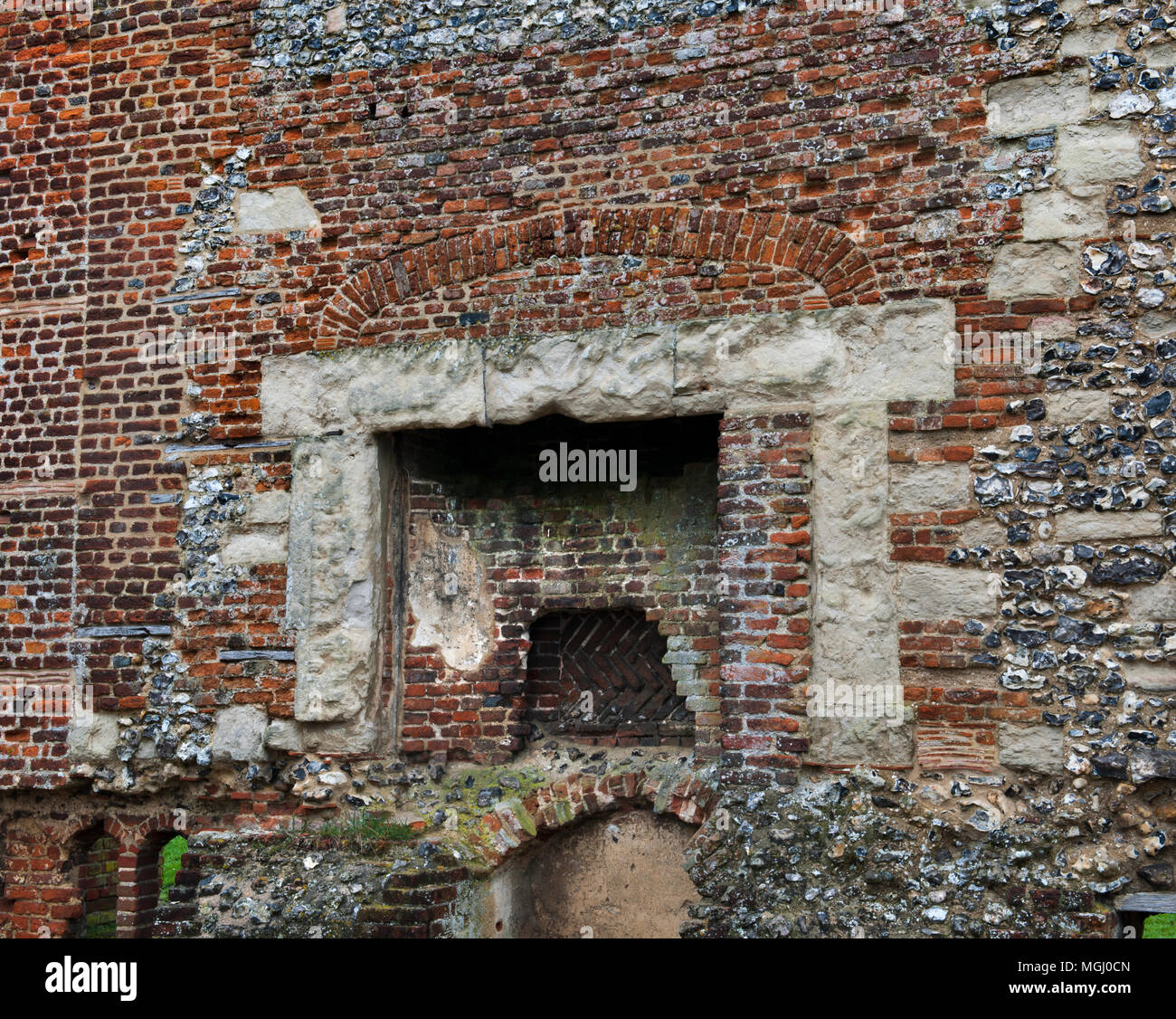 Tudor fireplace hi-res stock photography and images - Alamy