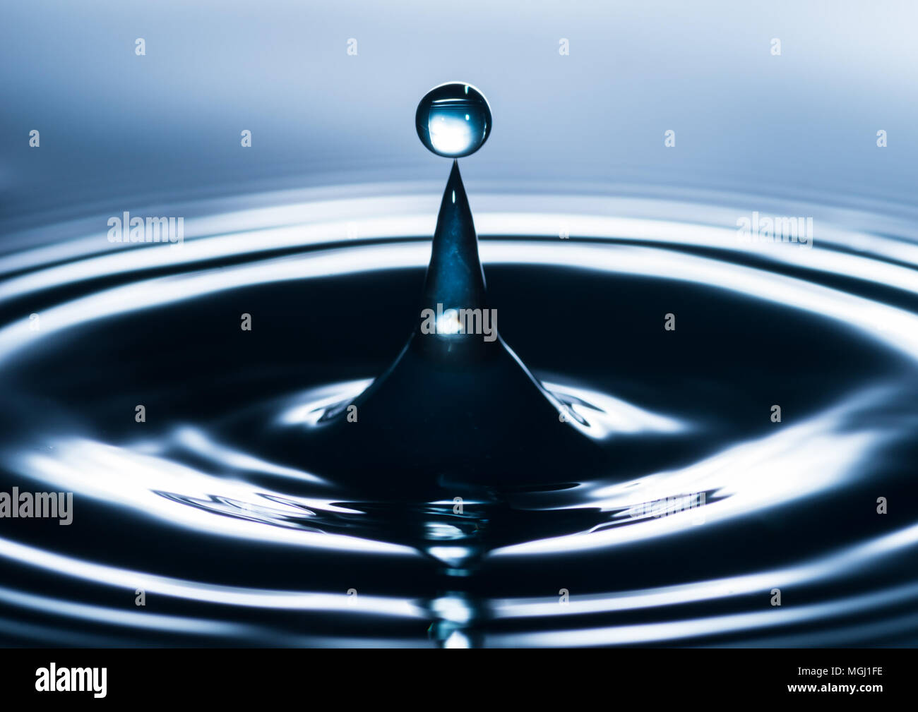 Macro water splash hi-res stock photography and images - Alamy