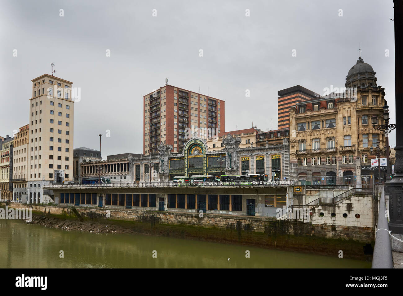 Bilbao la concordia station hi-res stock photography and images - Alamy