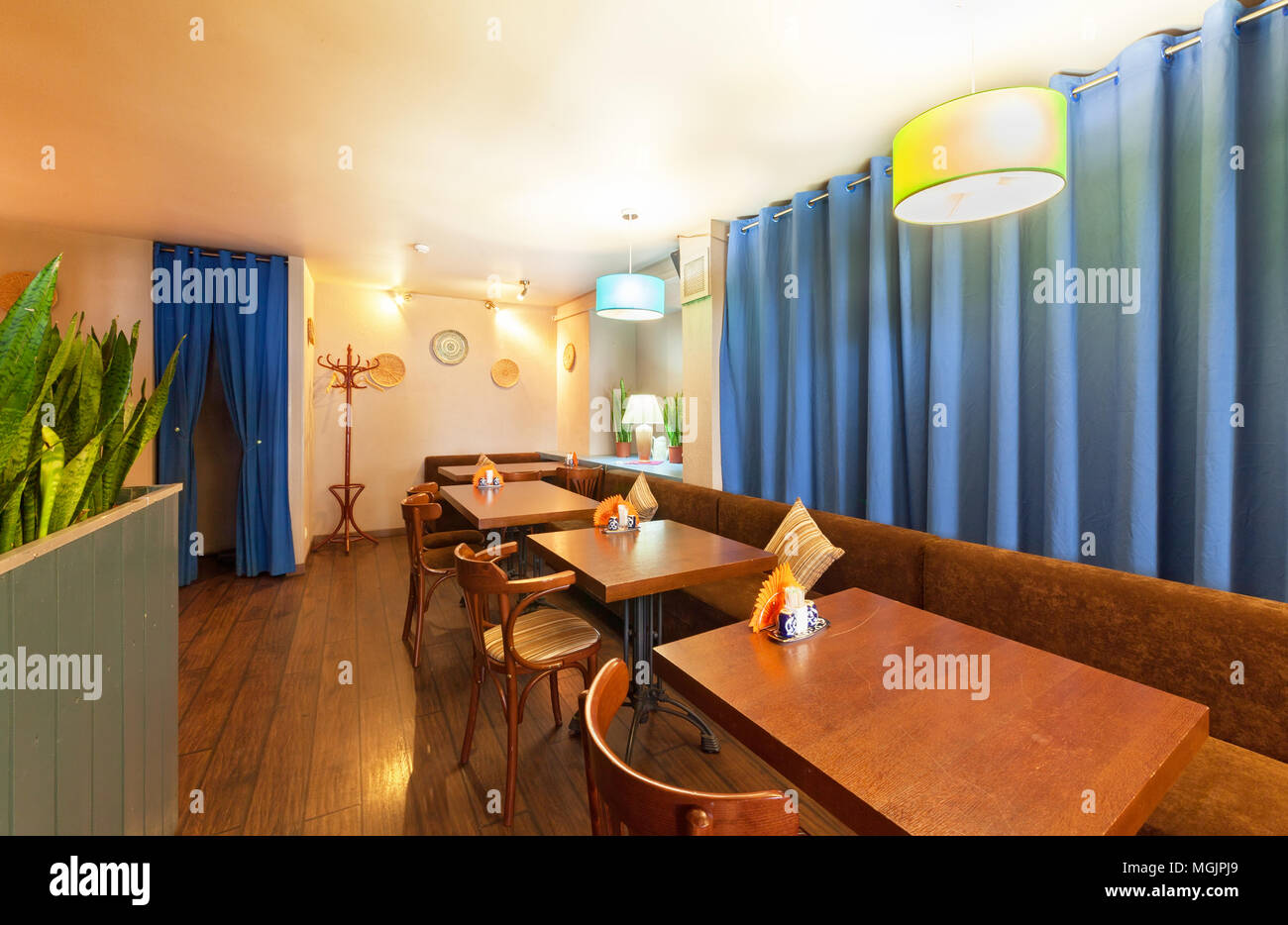 MOSCOW - AUGUST 2014: The interior of a small modern cozy cafe ...
