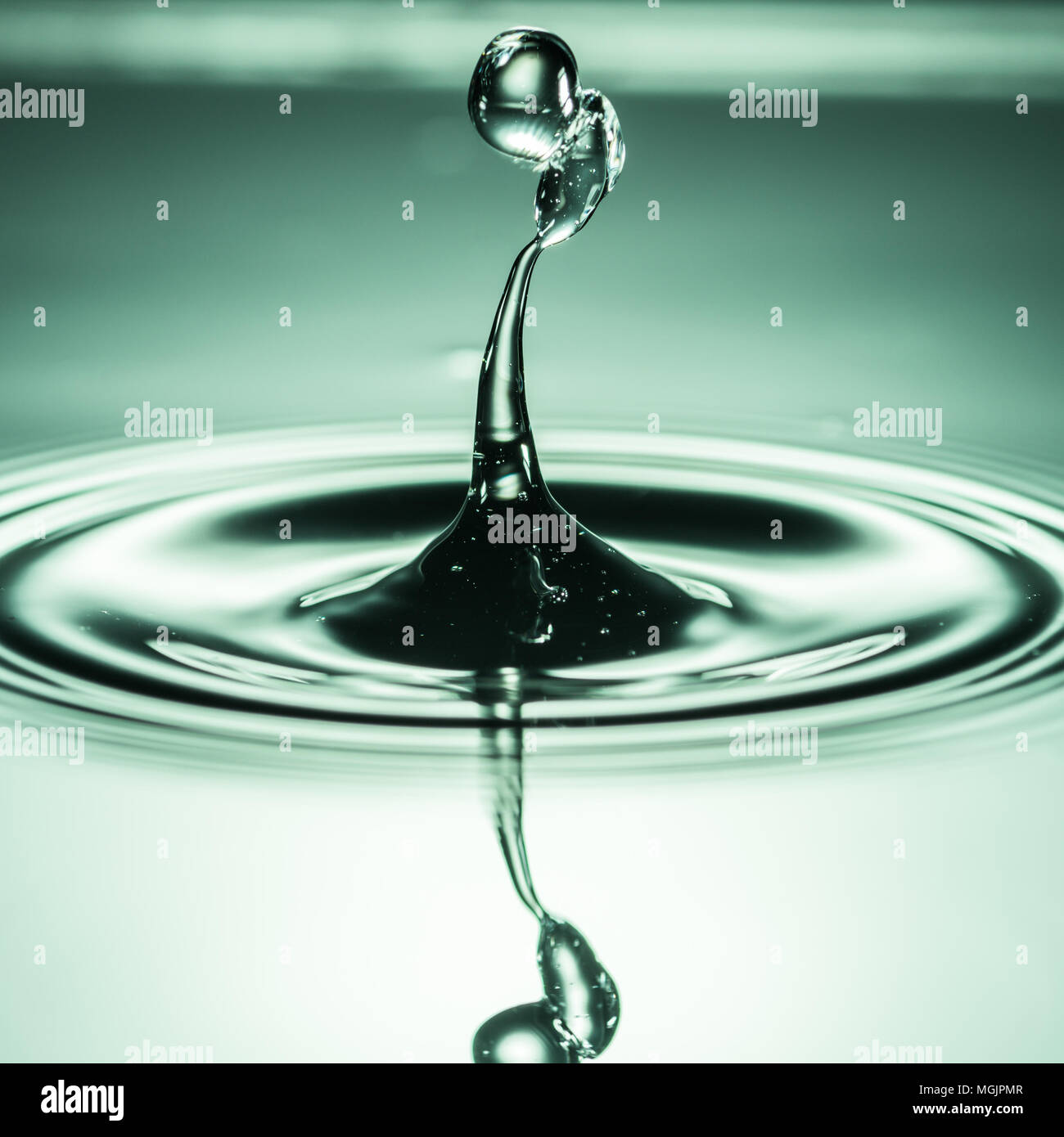 Macro water splash hi-res stock photography and images - Alamy