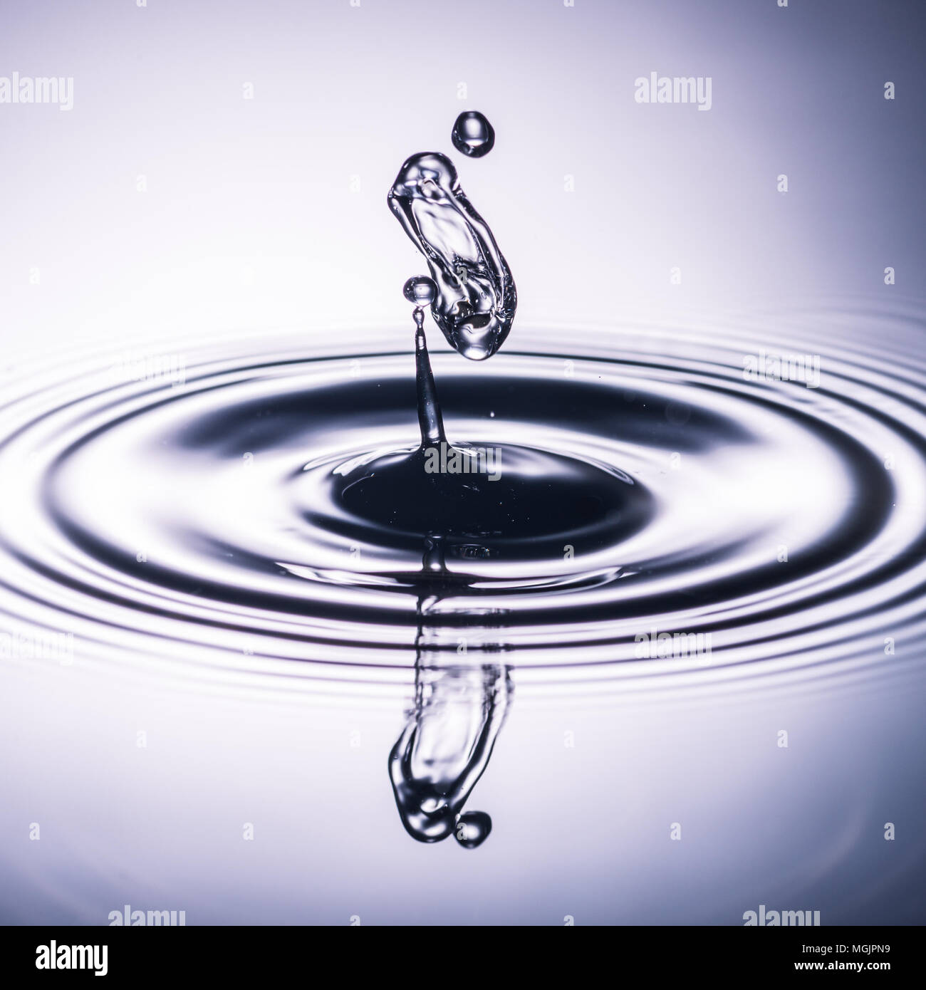 Macro water splash hi-res stock photography and images - Alamy
