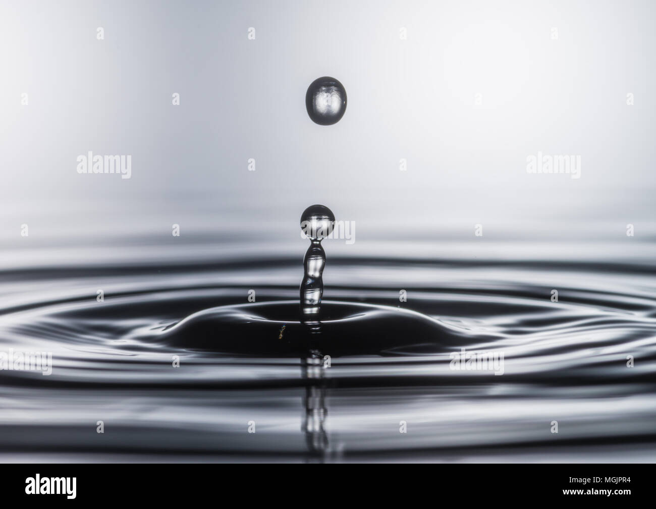 Water spike hi-res stock photography and images - Alamy