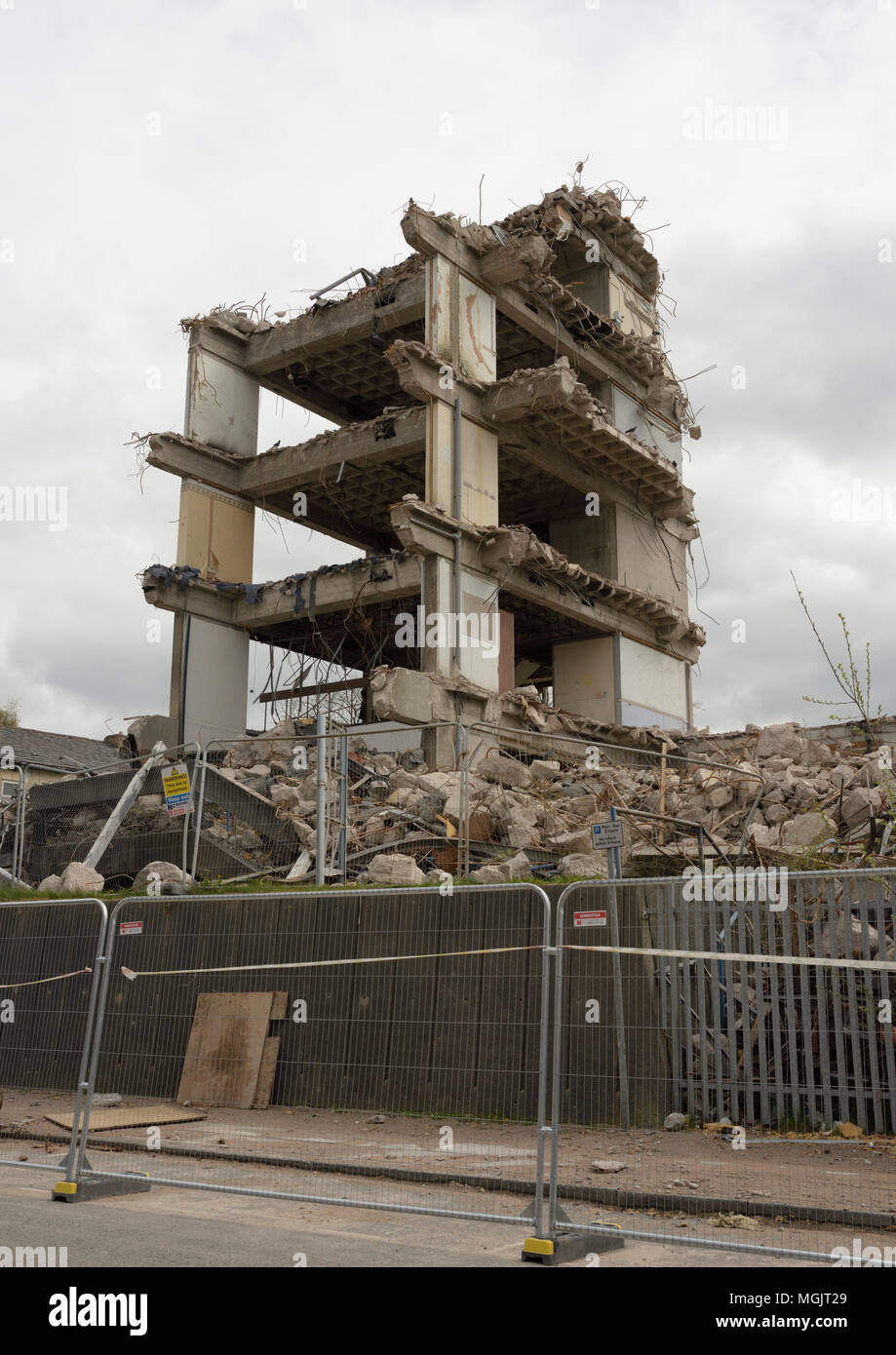 Controlled demolition of reinforced concrete multi storey building with ... Controlled demolition of reinforced concrete multi storey building with ...