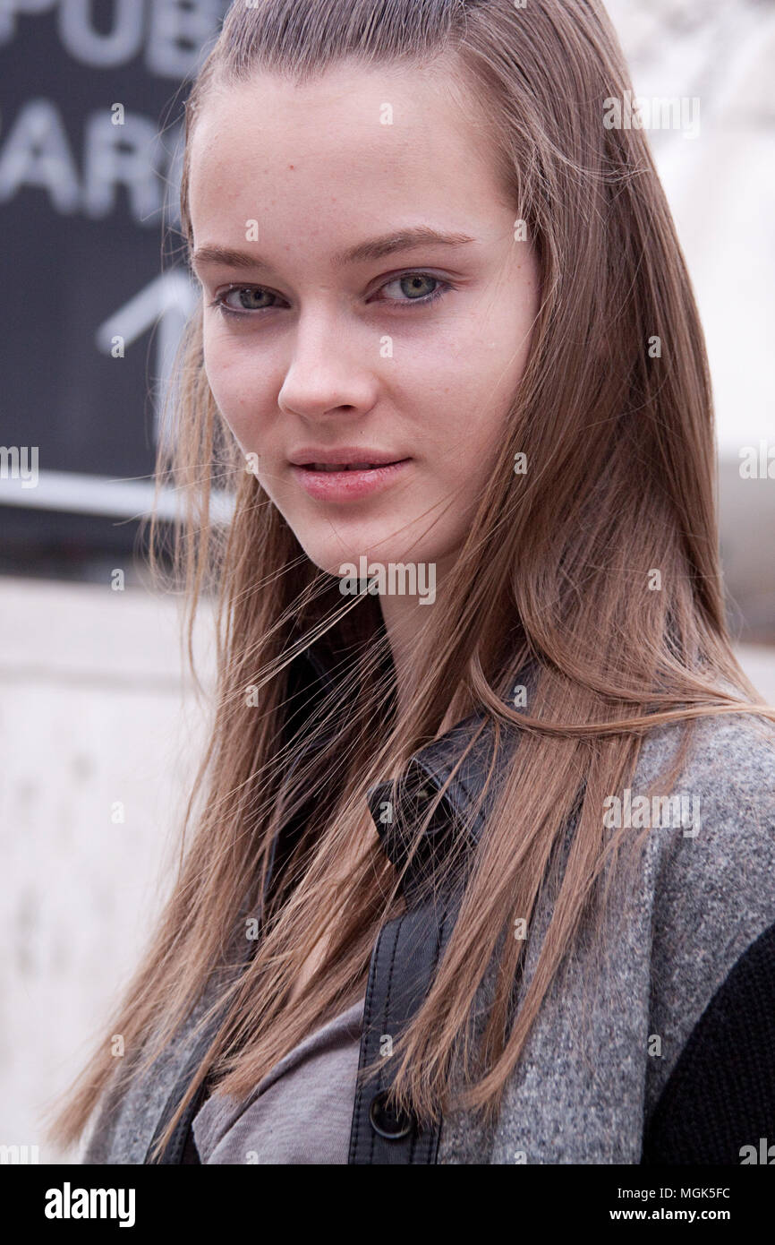 Beauty Portrait of Fashion model. Skin Care.Beautiful Glowing Skin. No ...