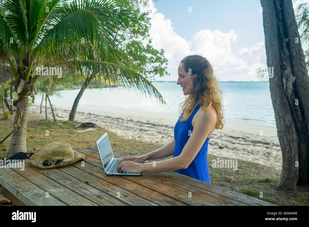 The bahamas computer hi-res stock photography and images - Alamy