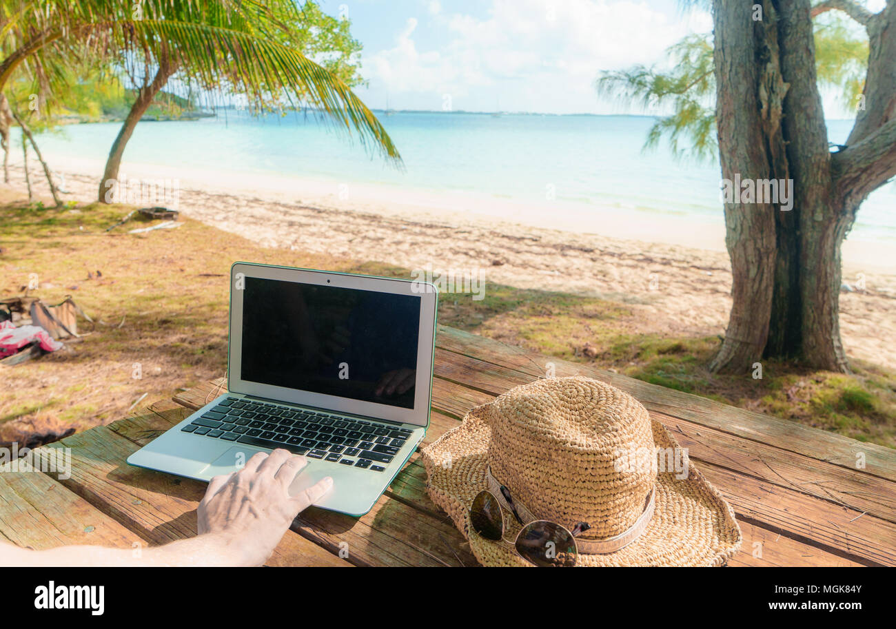 Digital nomad island hi-res stock photography and images - Alamy