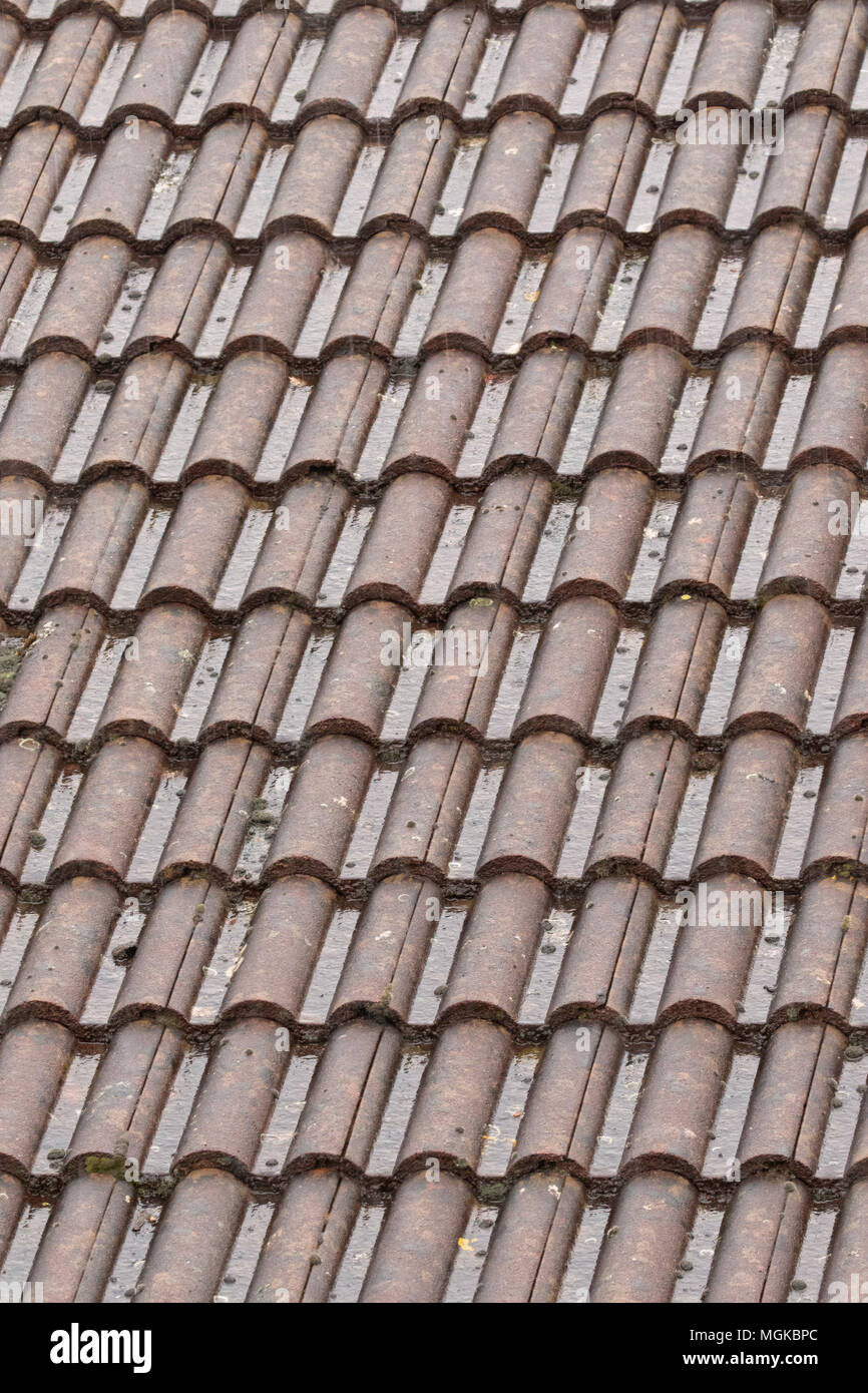 Clay roof tile patterns hi-res stock photography and images - Alamy