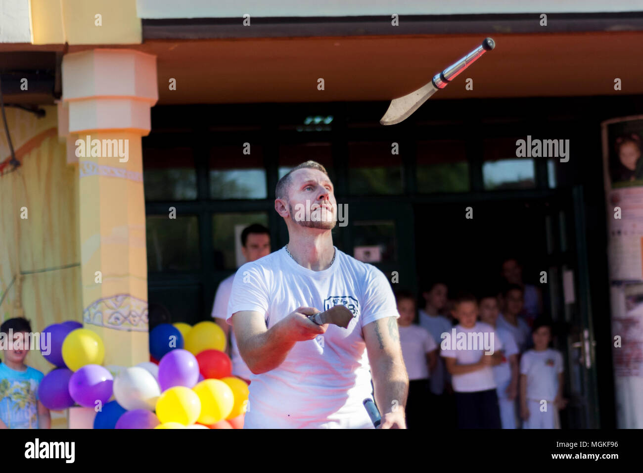 Knife juggling hi-res stock photography and images - Alamy