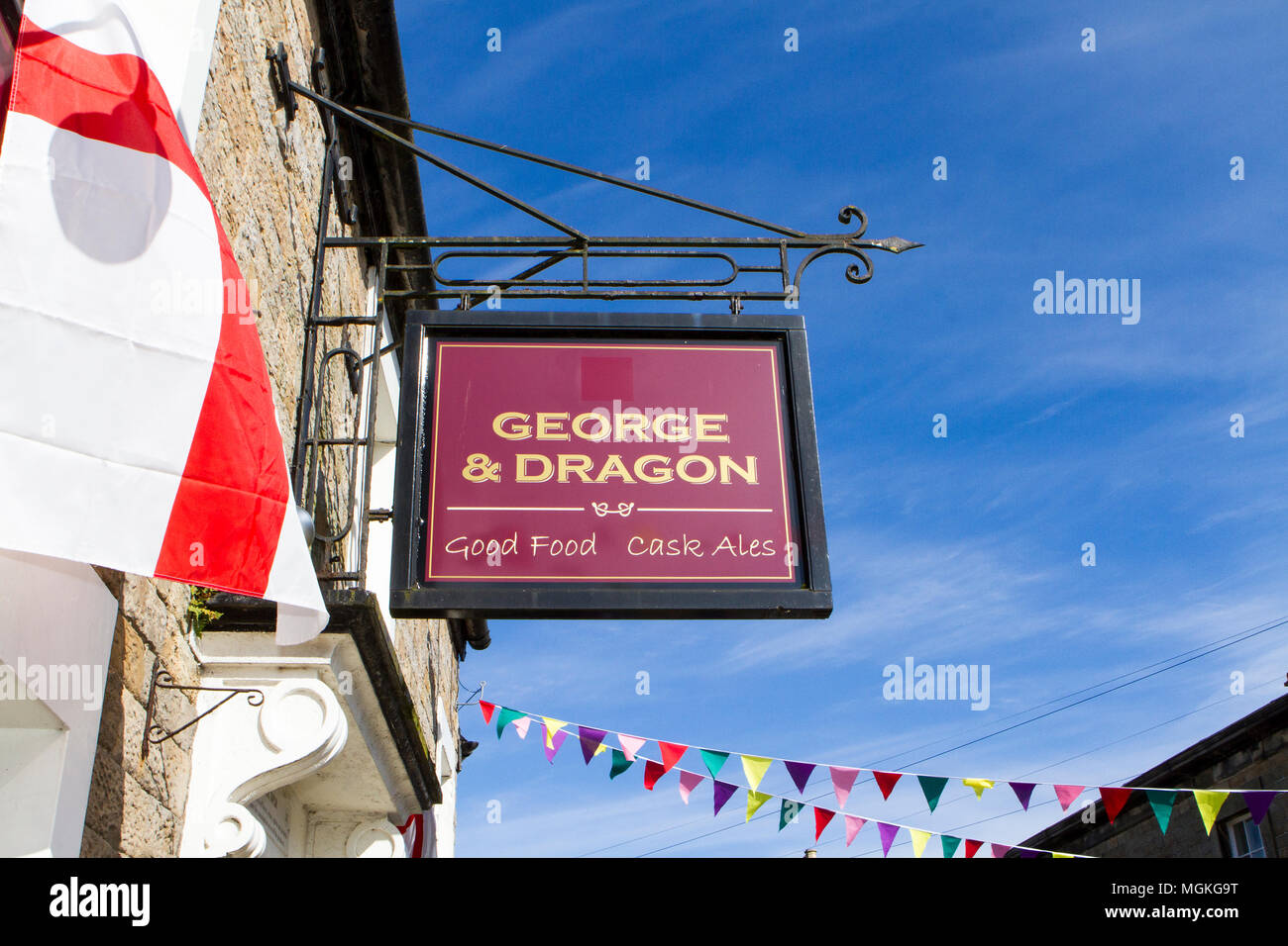 The George & Dragon hanging pub sign in the quaint village of Wray in ...