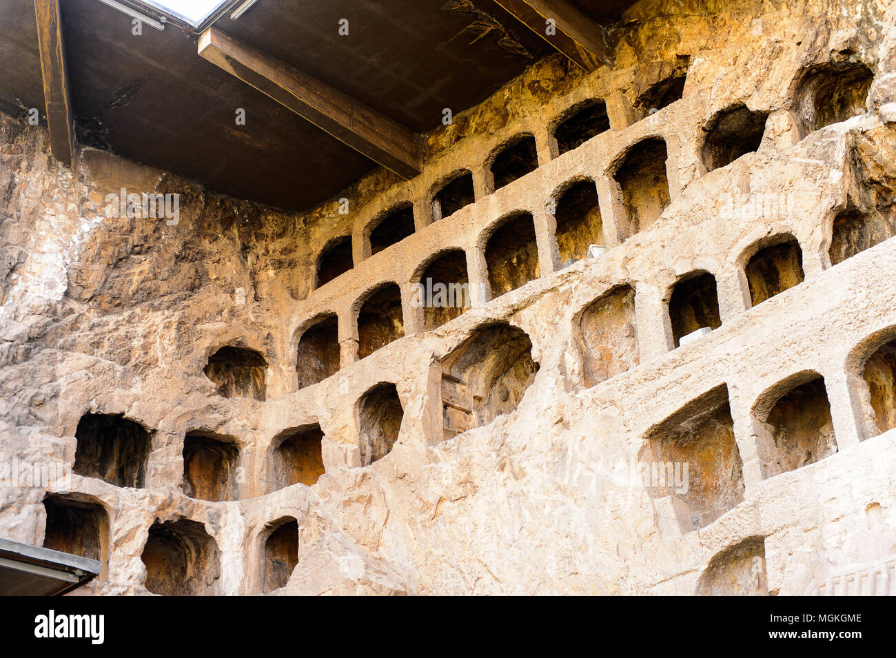 Longmen Grottoes ( Dragon's Gate Grottoes) or Longmen Caves.UNESCO ...