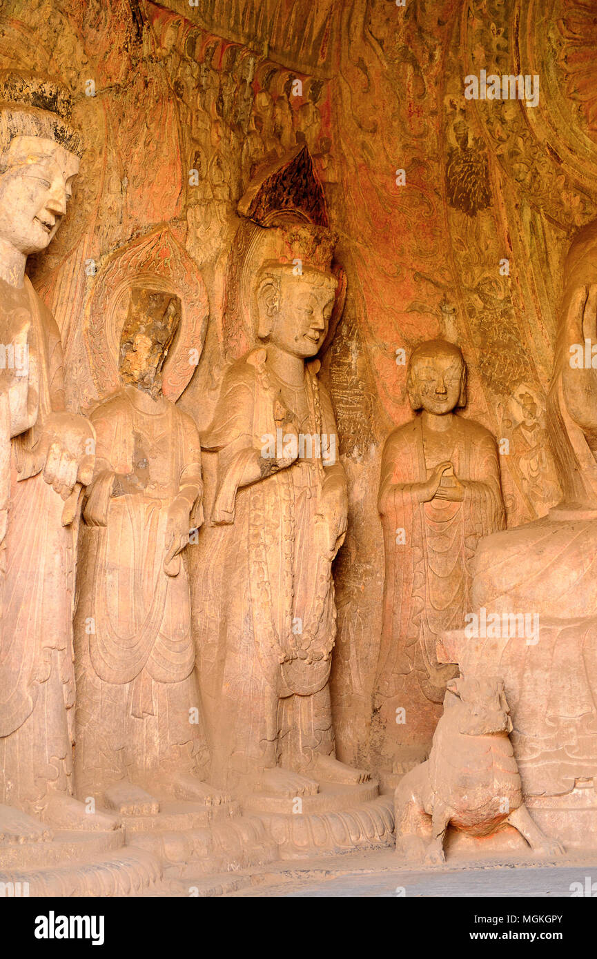 Longmen Grottoes ( Dragon's Gate Grottoes) or Longmen Caves.UNESCO ...