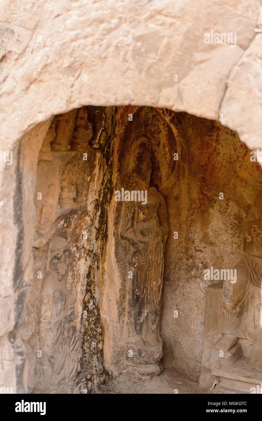 Longmen Grottoes ( Dragon's Gate Grottoes) or Longmen Caves.UNESCO ...