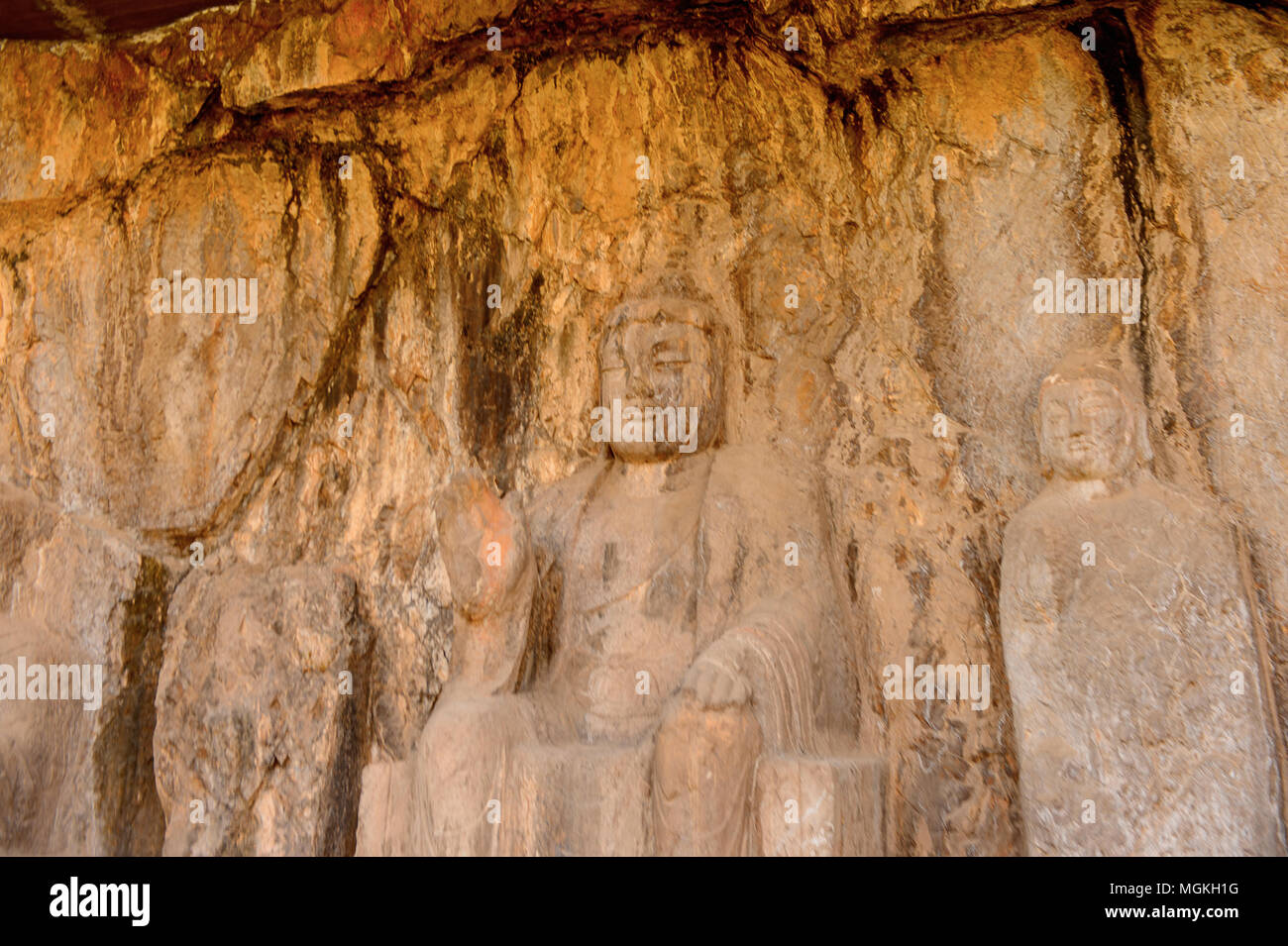 Buddha statue at the Longmen Grottoes ( Dragon's Gate Grottoes) or ...