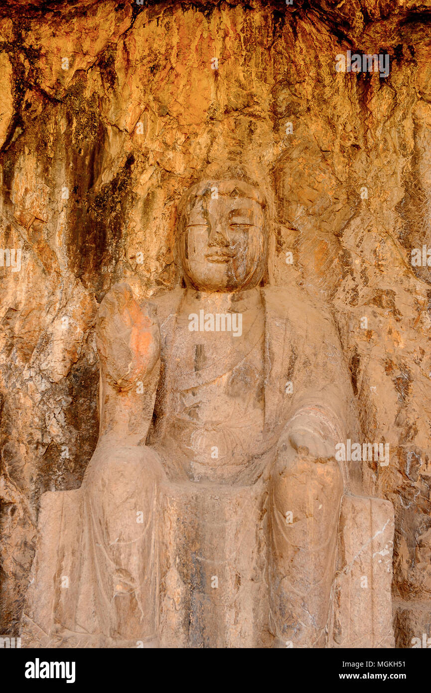Longmen Grottoes ( Dragon's Gate Grottoes) or Longmen Caves.UNESCO ...