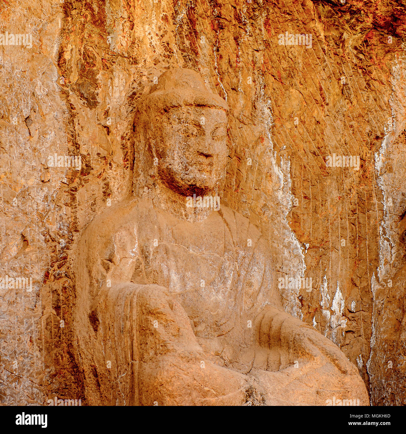 Longmen Grottoes ( Dragon's Gate Grottoes) or Longmen Caves.UNESCO ...