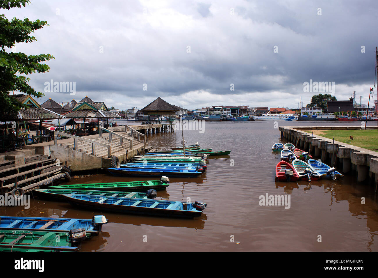West kalimantan river hi-res stock photography and images - Alamy