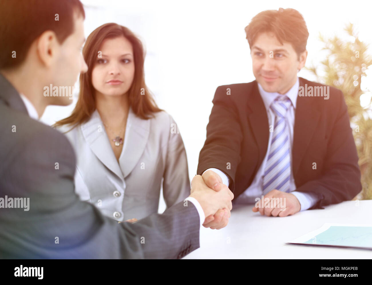 Business leaders handshake hi-res stock photography and images - Alamy
