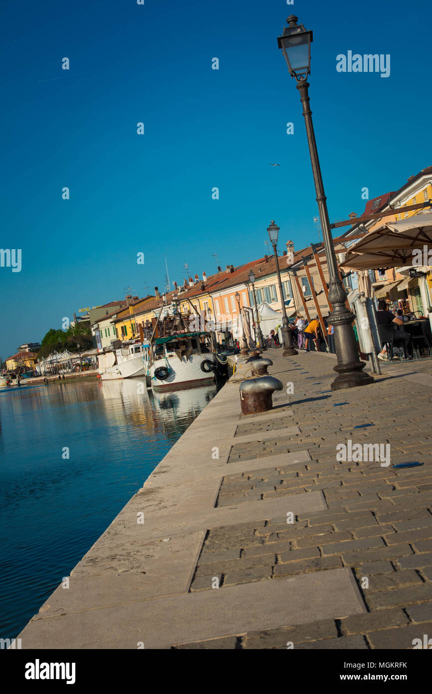 Slanted horizon hi-res stock photography and images - Alamy