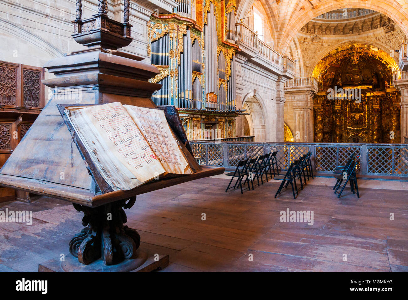 Facistol y órgano del Monasterio de San Salvador. Celanova. Ourense ...