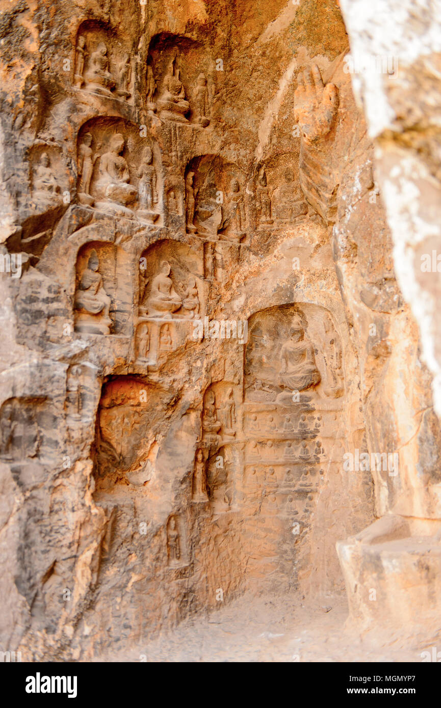 Longmen Grottoes ( Dragon's Gate Grottoes) or Longmen Caves.UNESCO ...